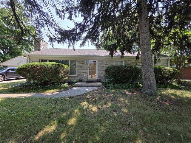 1725 W Mequon Rd, Mequon, WI 53092