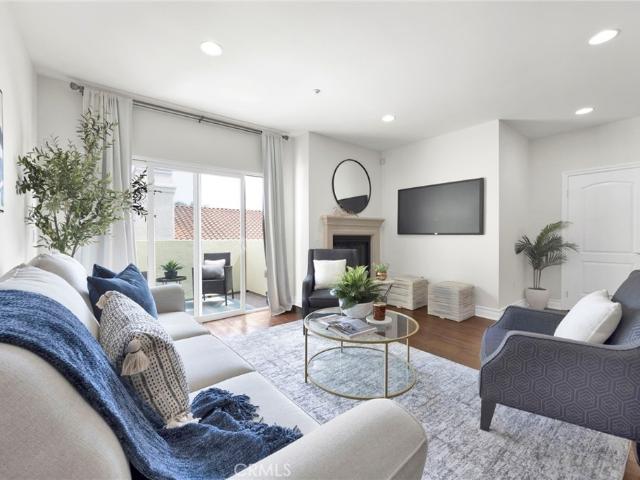 1726 S Bentley Ave, Unit 403, Los Angeles, CA 90025 | MLS #OC26081