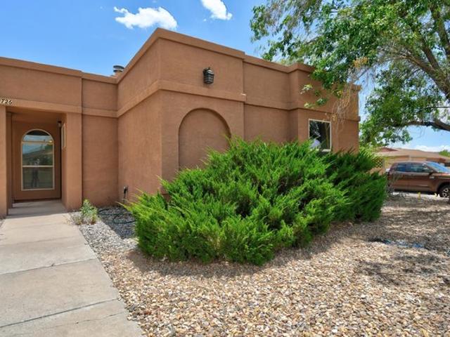 1726 Tramview Ct NE, Rio Rancho, NM 87144
