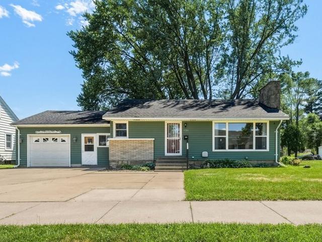 1726 17th Ave, Bloomer, WI 54724