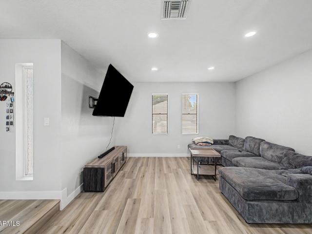 1727 n summer circle