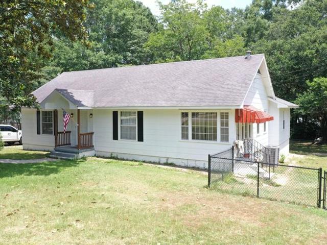 1727 Old Bay Springs Rd, Laurel, MS 39440