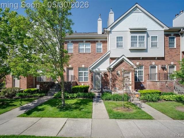 1727 Campau Farms Cir, Detroit, MI 48207