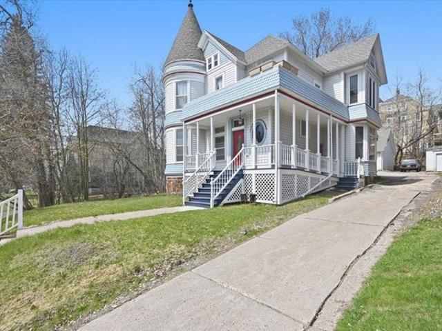 1727 E Superior St, Duluth, MN 55812