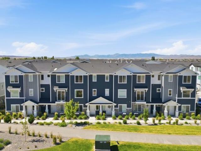 1727 E Wolverine Way, Eagle Mountain, UT 84005