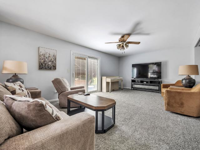 1727 Roosa Lane