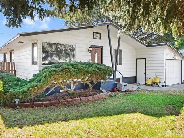 1727 S Monroe St, Moses Lake, WA 98837