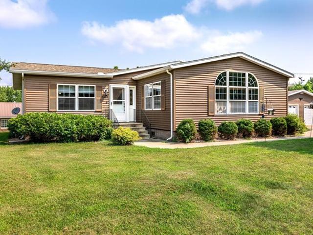 1727 Salem Rd, La Crosse, WI 54603
