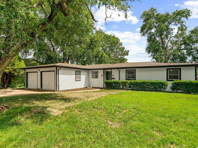 1727 W 26th St, Lawrence, KS 66046