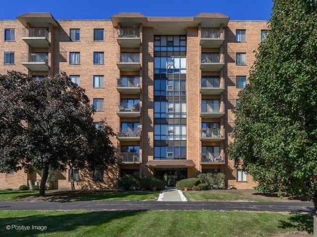 1727 W Crystal Ln Unit 208, Mount Prospect, IL 60056