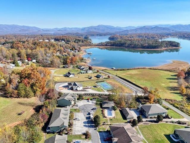 1727 Watercrest Way, Young Harris, GA 30582