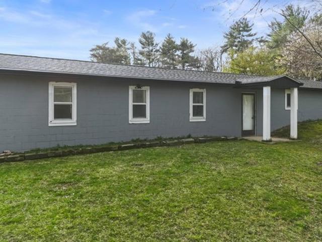 1727 1/2 St Rt 60, Ashland, OH 44805