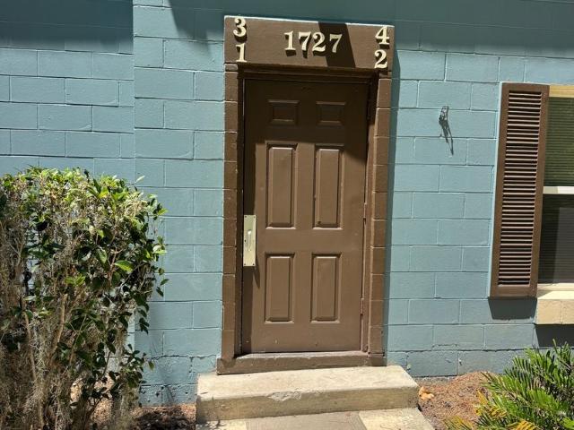 1727 4 NE 2nd Street, 1 bed, 1 full bath