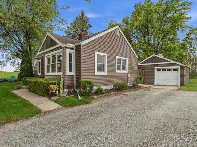 17281 Quinn Rd, Bremen, IN 46506