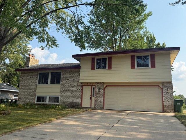 1728 nd Ave NE, Blaine, MN 55449