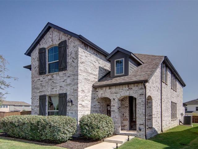 1728 Everitt Trail
