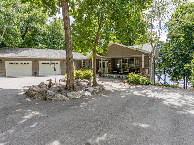 1728 Golden Drive SW