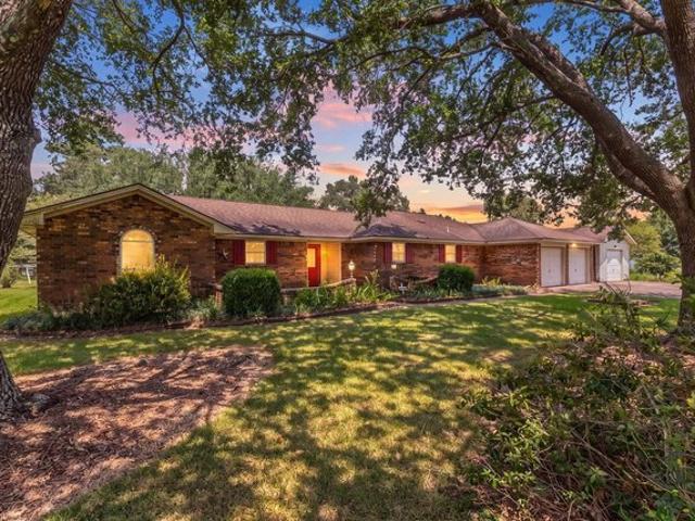 1728 Huntsman St, Orange, TX 77632