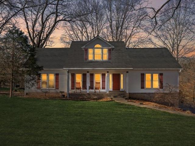 1728 Riverhaven Dr, Adams, TN 37010