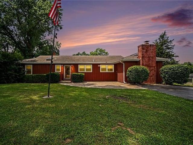 1728 S Berry Rd, Independence, MO 64057