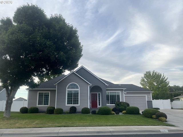 1728 W Alleluia Ave, Hermiston, OR 97838