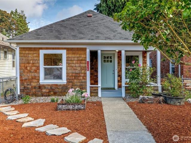1728 5th St, Bremerton, WA 98337