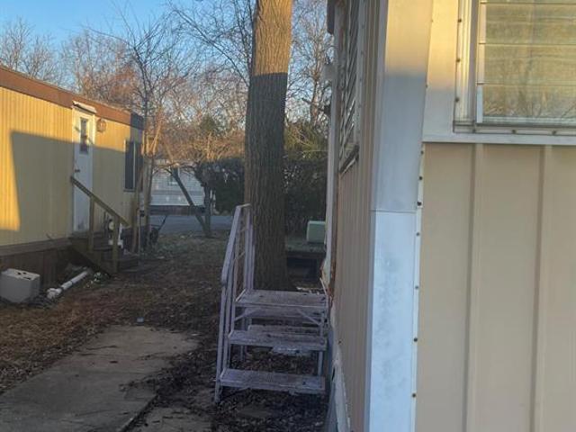 17297 W Outer Drive