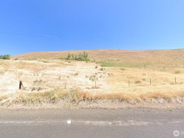 17295 N Wenas Rd, Selah, WA 98942