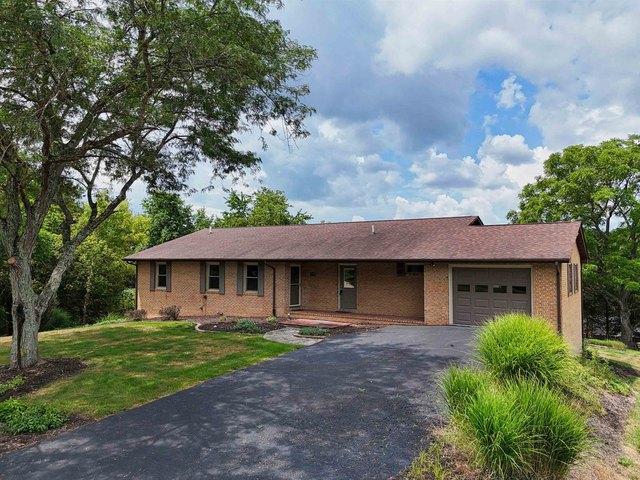1729 Mountainside Dr, Blacksburg, VA 24060