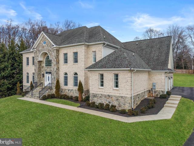 1729 Beulah Rd, Vienna, VA 22182 | MLS #VAFX2286 | Compass