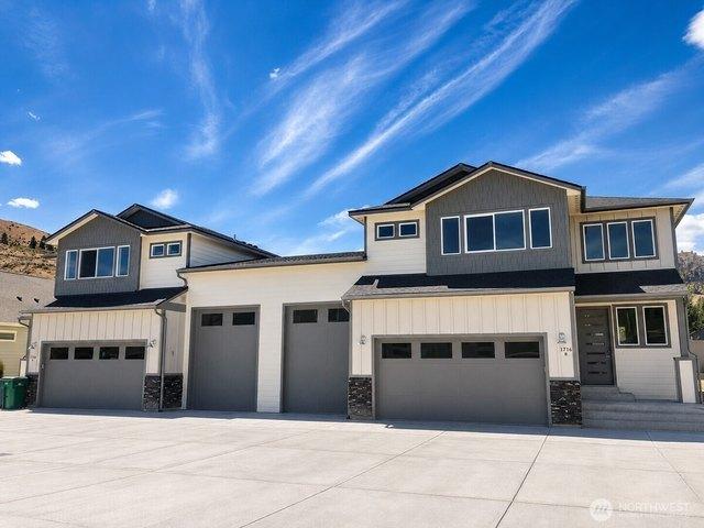 1729 Danny Boy Ln, Wenatchee, WA 98801