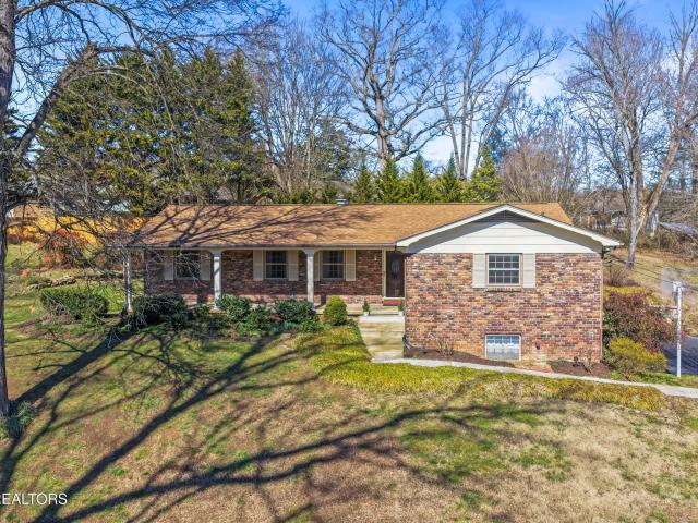 1729 Lavendale Cir, Knoxville, TN 37920 | MLS #1329 | Compass