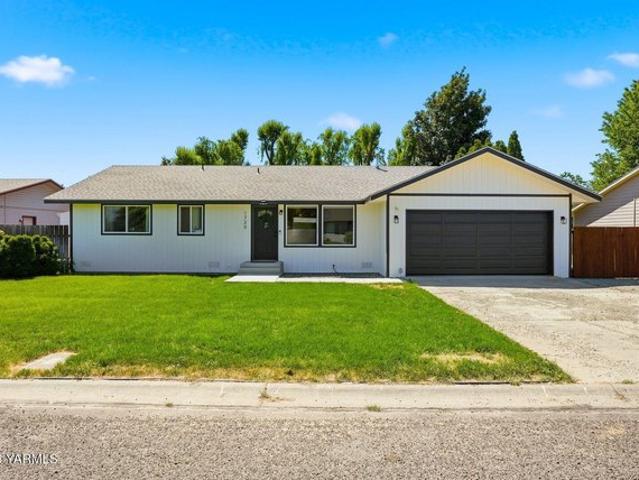 1729 Parsons Loop, Yakima, WA 98908