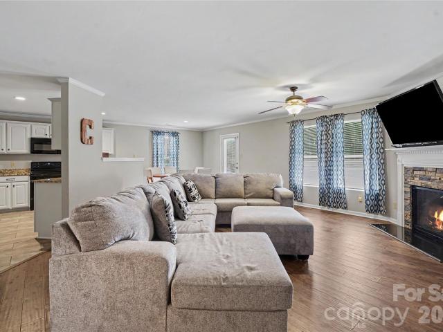 1729 Red Bird Circle