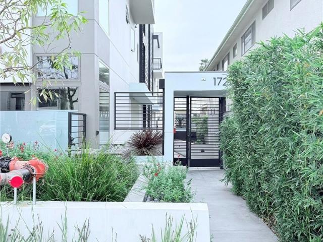 1729 S Barrington Ave, Unit 3, Los Angeles, CA 90025 | MLS #TR26068