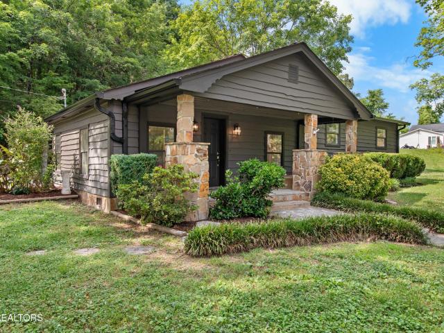 1729 W Brushy Valley Drive