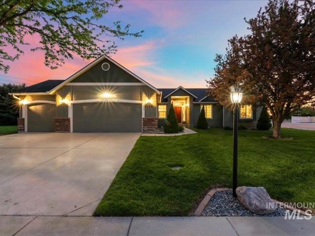 17203 N Midsummers Ln, Nampa, ID 83687