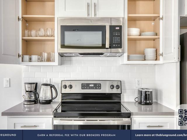 17200 Burbank Boulevard 1 Bedroom Apartment for Rent at 17200 Burbank Blvd #949, Los Angeles, CA 91316 Encino