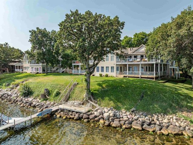 17200 Ross Rd Unit 1N, Spirit Lake, IA 51360