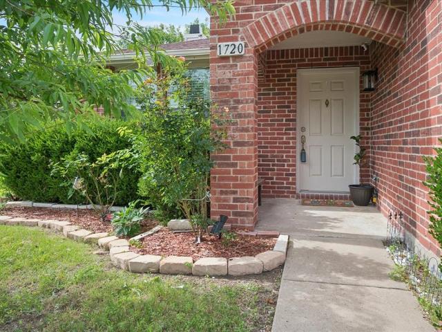 1720 Canyon Oaks Drive