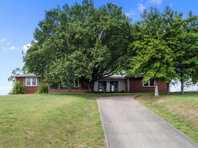 1720 Duke Loop, Dickson, TN 37055