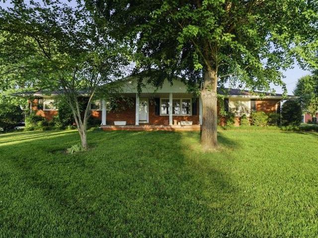 1720 Detour Rd, Bowling Green, KY 42101