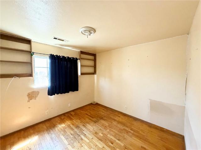 1720 E 26th
