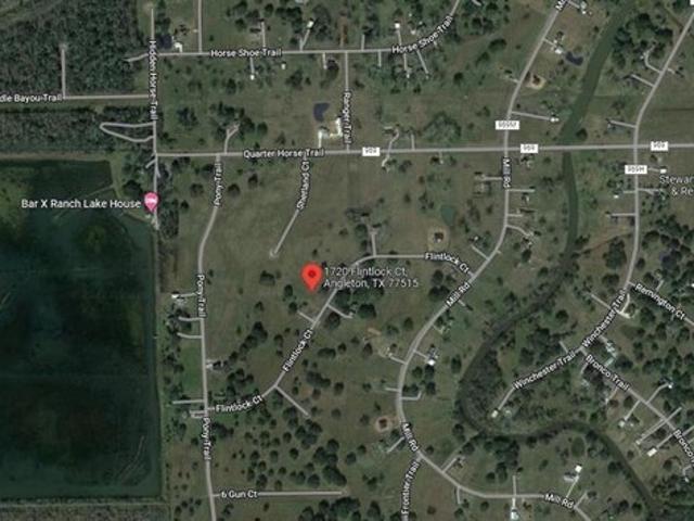 1720 Flintlock Ct, Angleton, TX 77515
