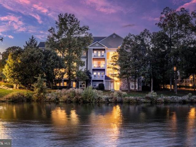 1720 Lake Shore Crest Dr Apt 16, Reston, VA 20190