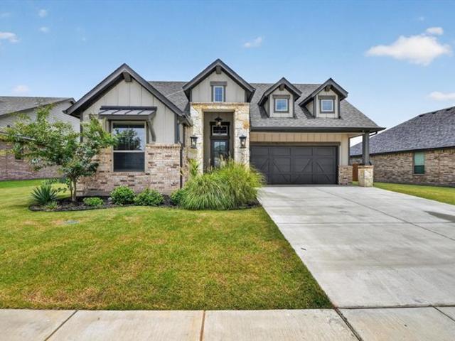 1720 River Bend Rd, Burleson, TX 76028