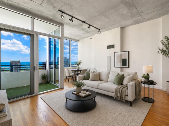 1720 S Michigan Avenue # 2404
