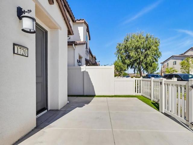 1720 Santa Ivy Ave