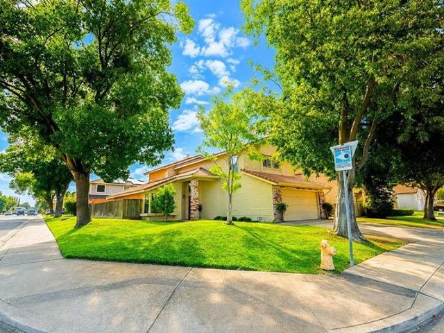 1720 Shadewood Dr, Modesto, CA 95355