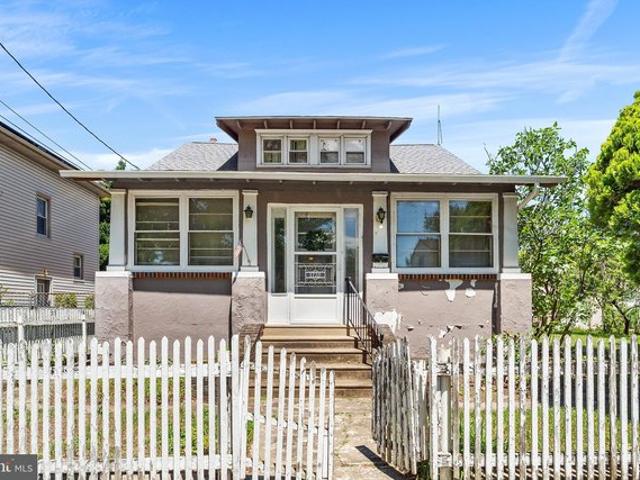 1720 W River Dr, Pennsauken, NJ 08110